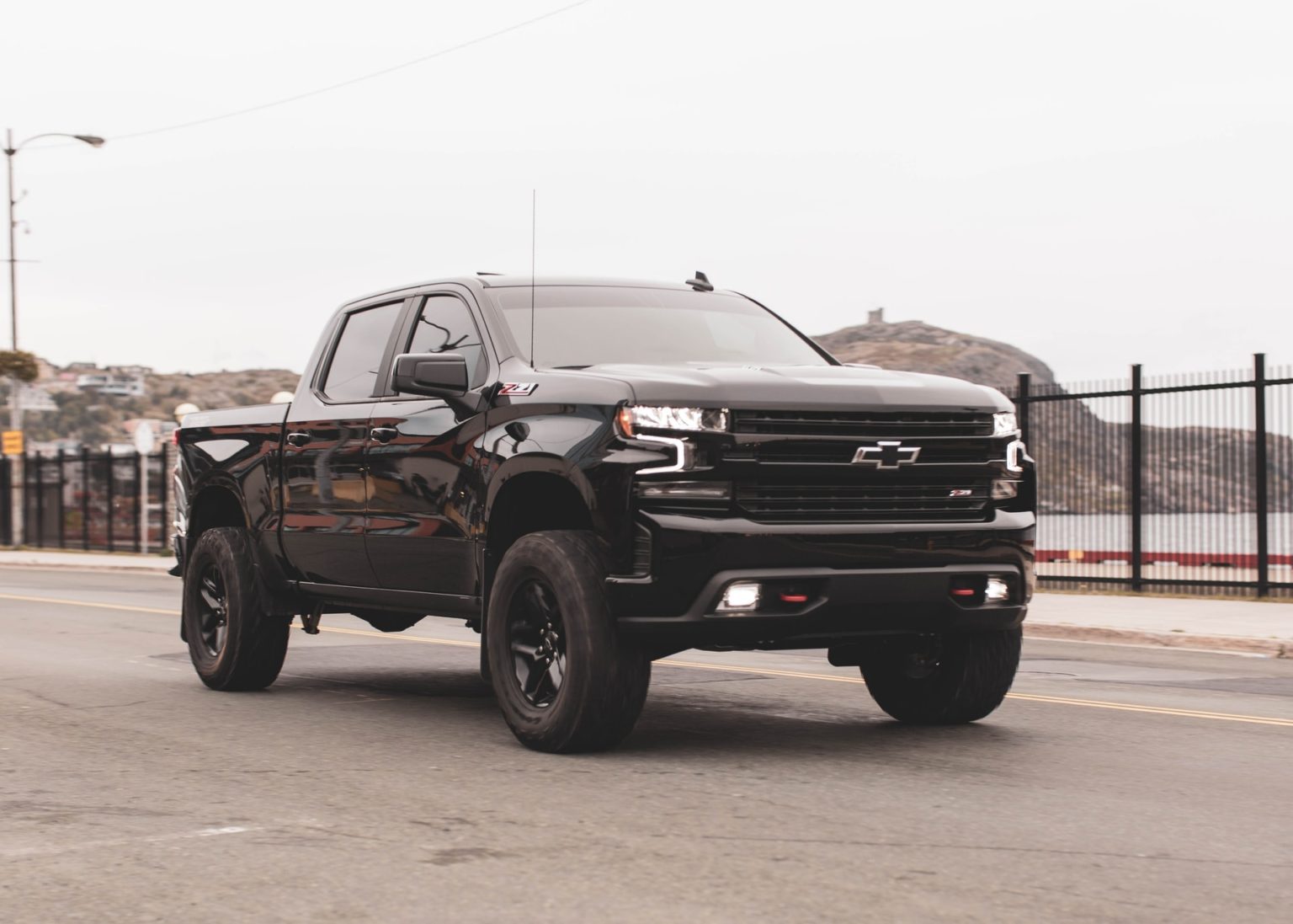 The 3 Best Silverado 2500HD Leveling Kits in 2023 - Survival Tech Shop