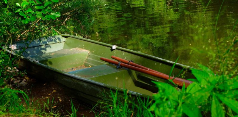 The 5 Best Jon Boat Oars of 2022 - Survival Tech Shop